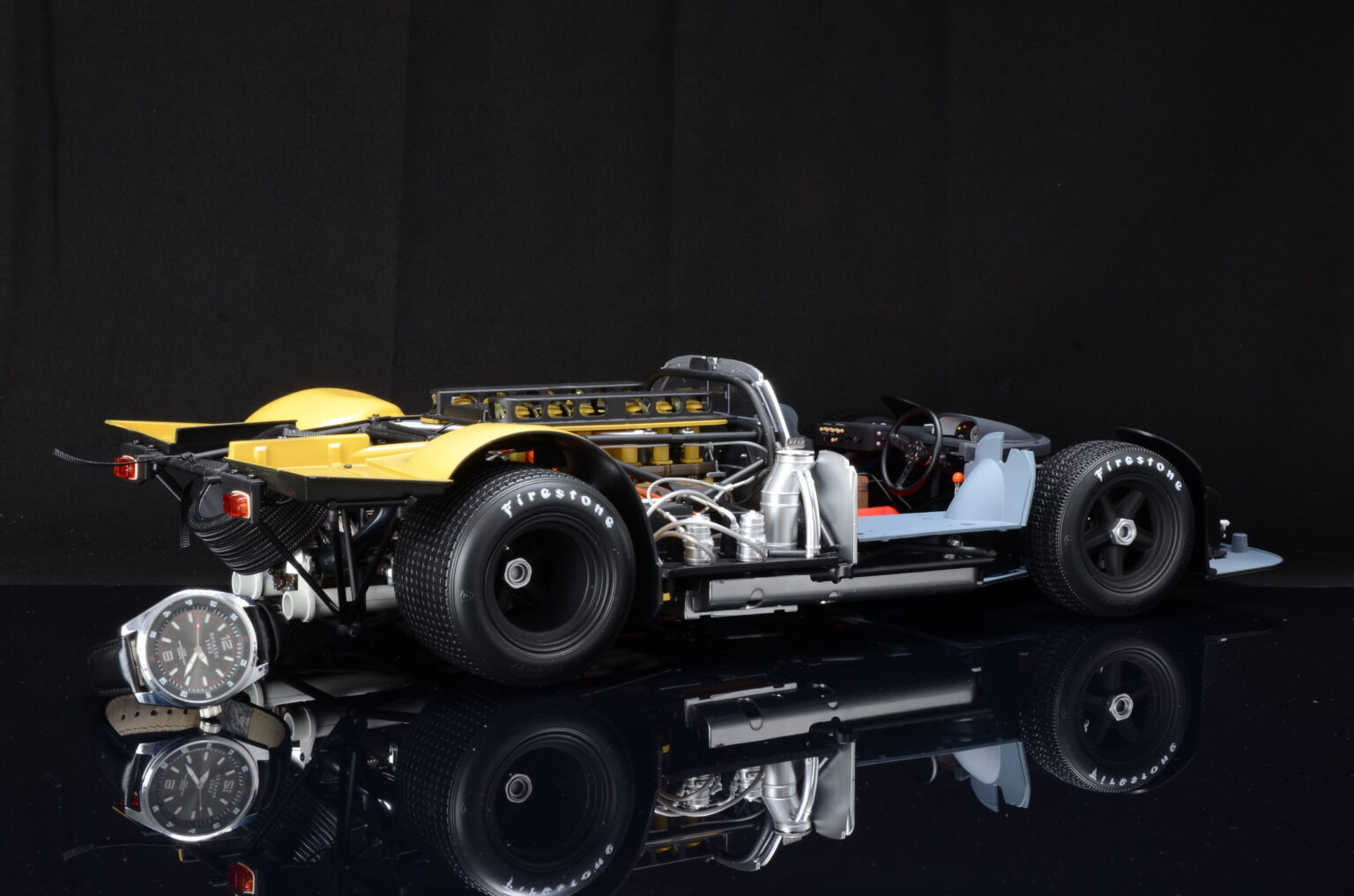 Model car kits in scale 1:8 - modelcars24
